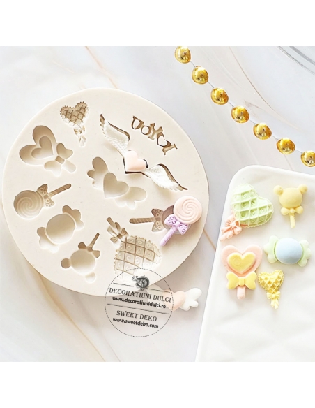 Mulaj cu mici inimioare in forma de acadele