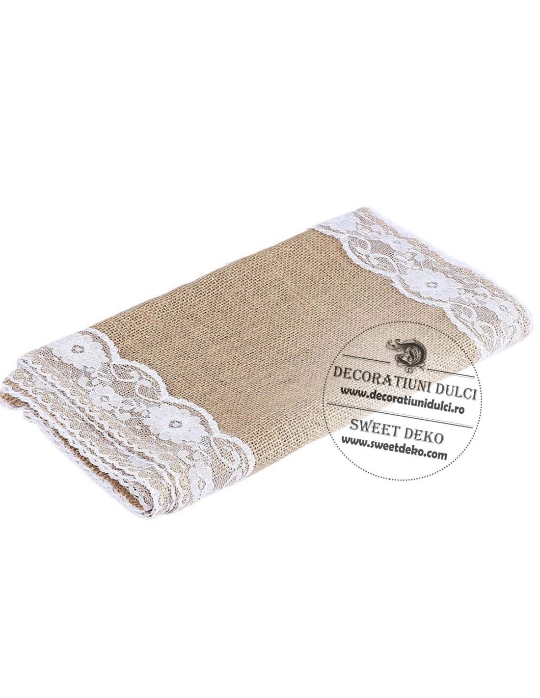 Traversa de masa model natur, sac cu dantela